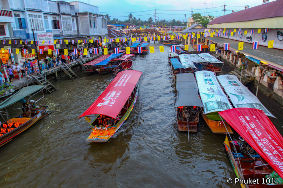 Amphawa Floating Market - A Popular Weekend Market Near Bangkok