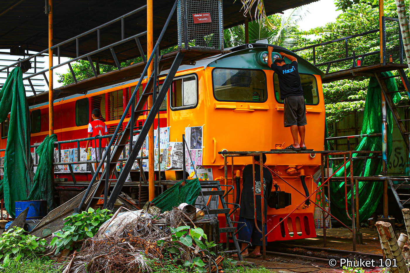Thonburi Locomotive Garage - PHUKET 101