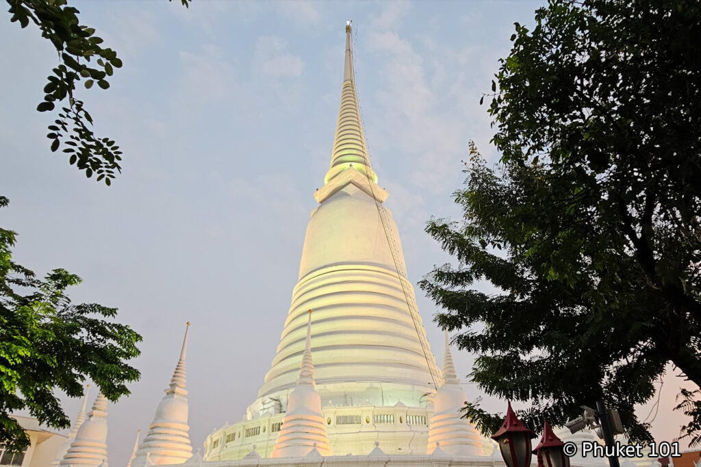 Wat Prayoon - An Iconic Temple On Thonburi