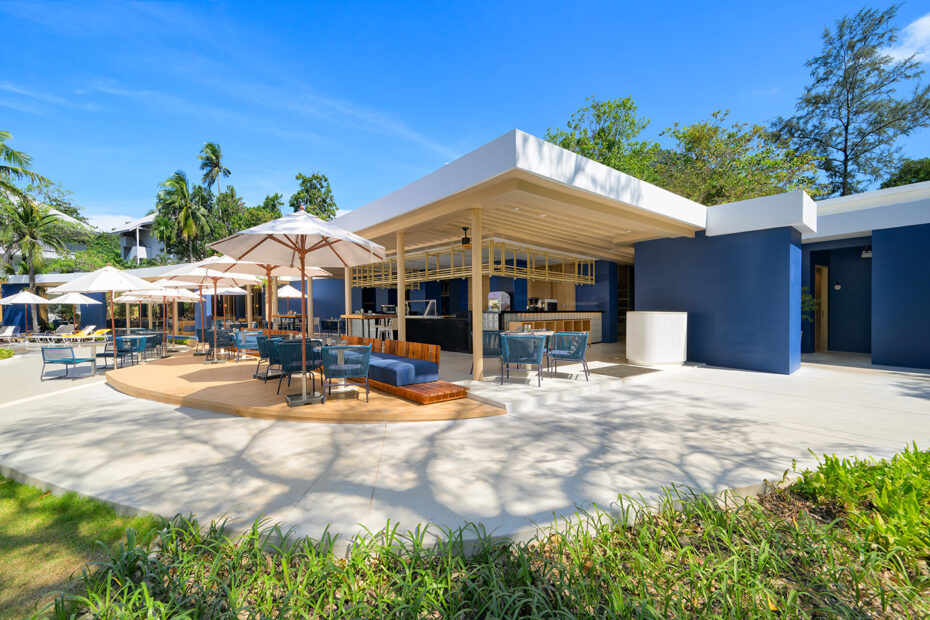 Escape Pool Club At Central Karon Resort | Restaurant In Karon Beach