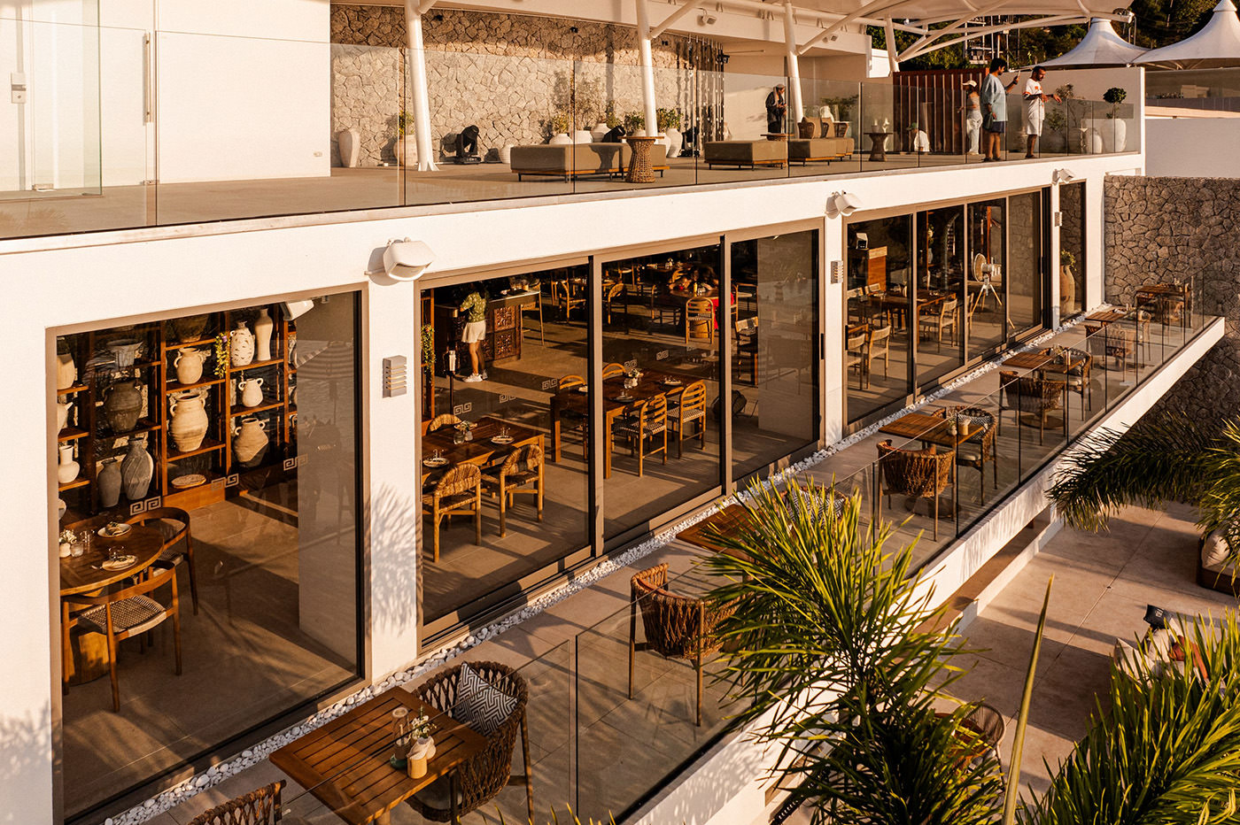 Fira Beach Club - PHUKET 101