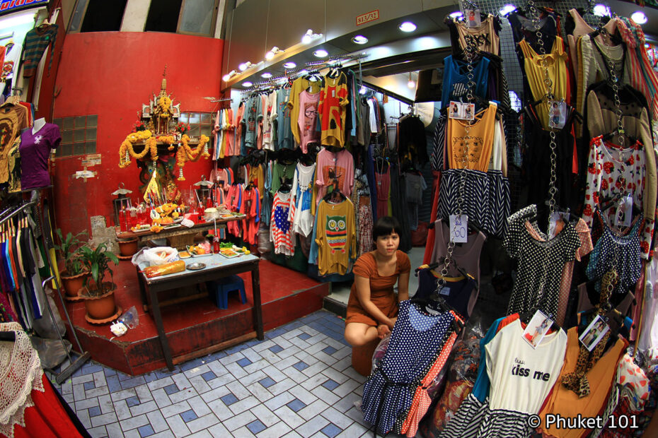 Pratunam Market - A Local Market In The Heart Of Bangkok