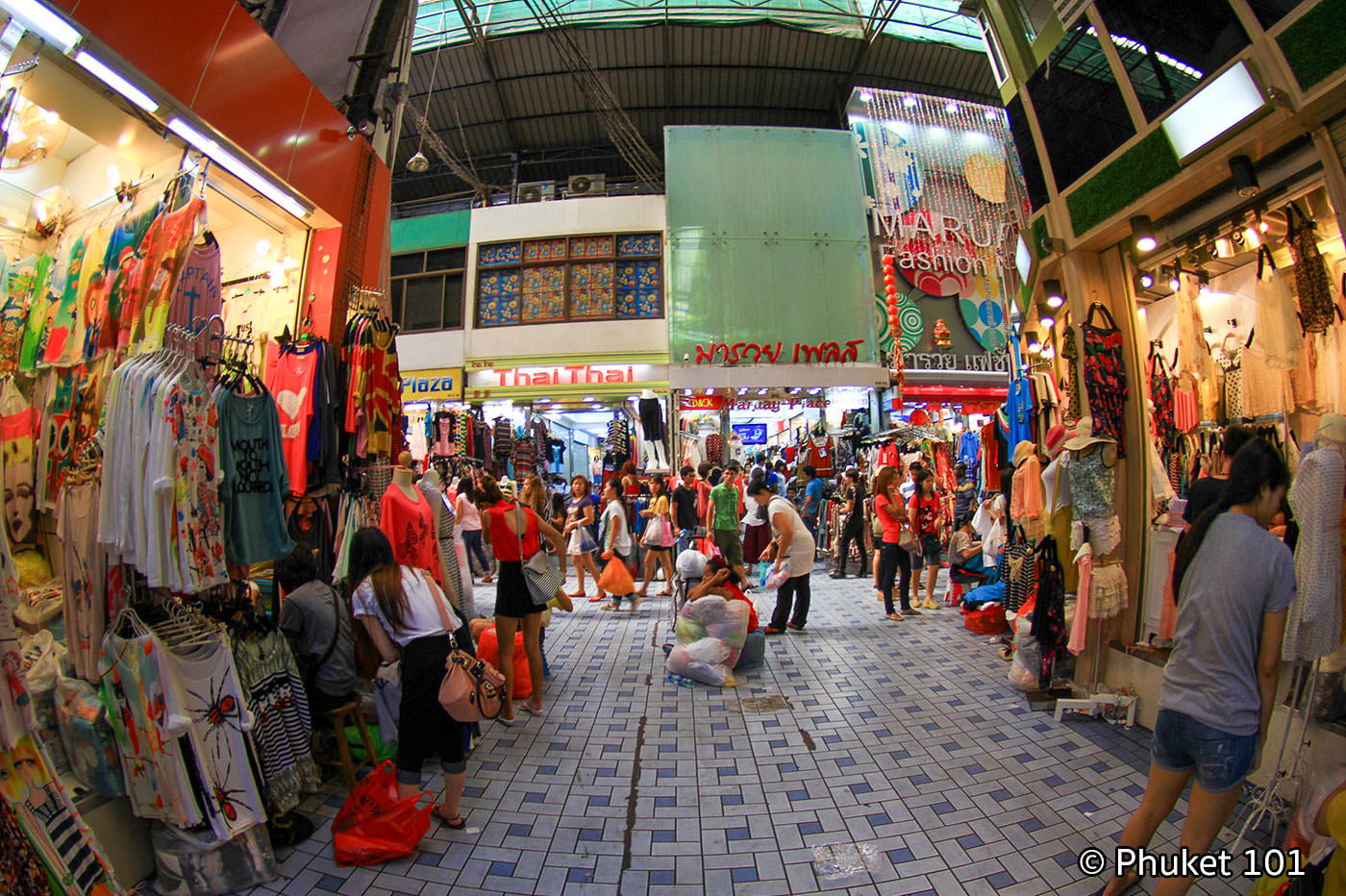 Pratunam Market - A Local Market In The Heart Of Bangkok