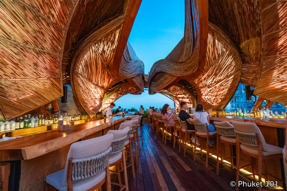 Sanctuary Bangkok - A Rooftop Bar At InterContinental