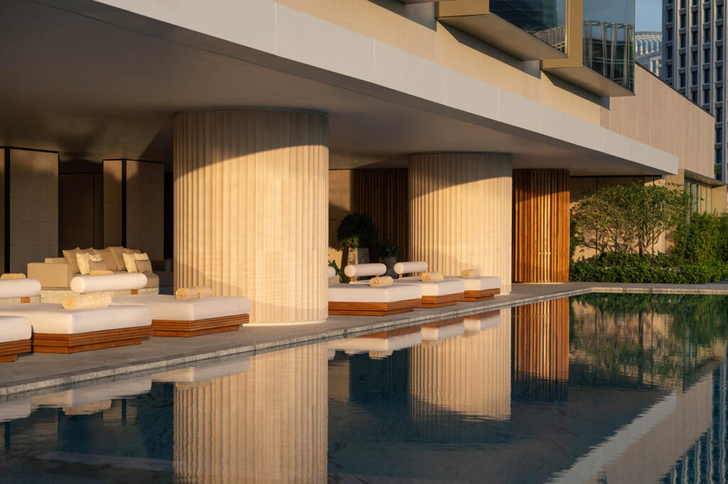 Dusit Thani Bangkok - PHUKET 101