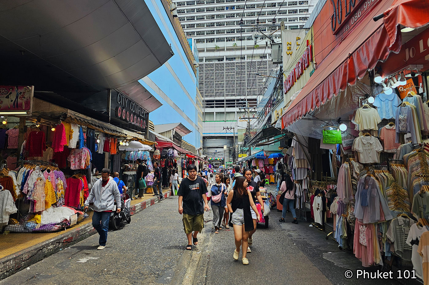Pratunam Market - A Local Market In The Heart Of Bangkok