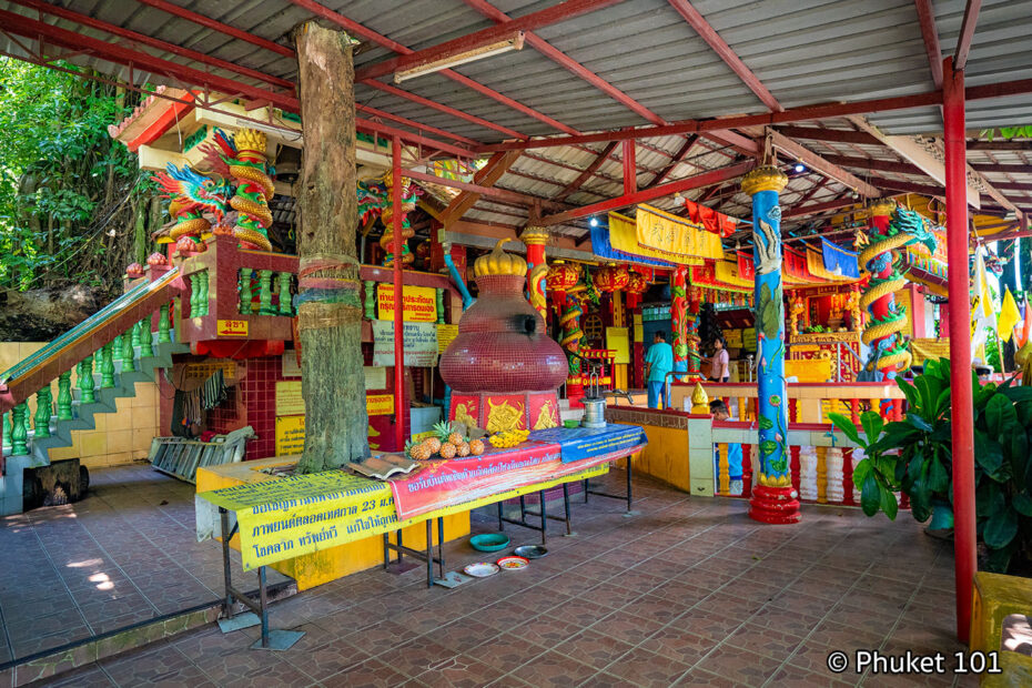 Pun Tao Kong Shrine | A Small Chinese Shrine Where Locals Honk For Good ...