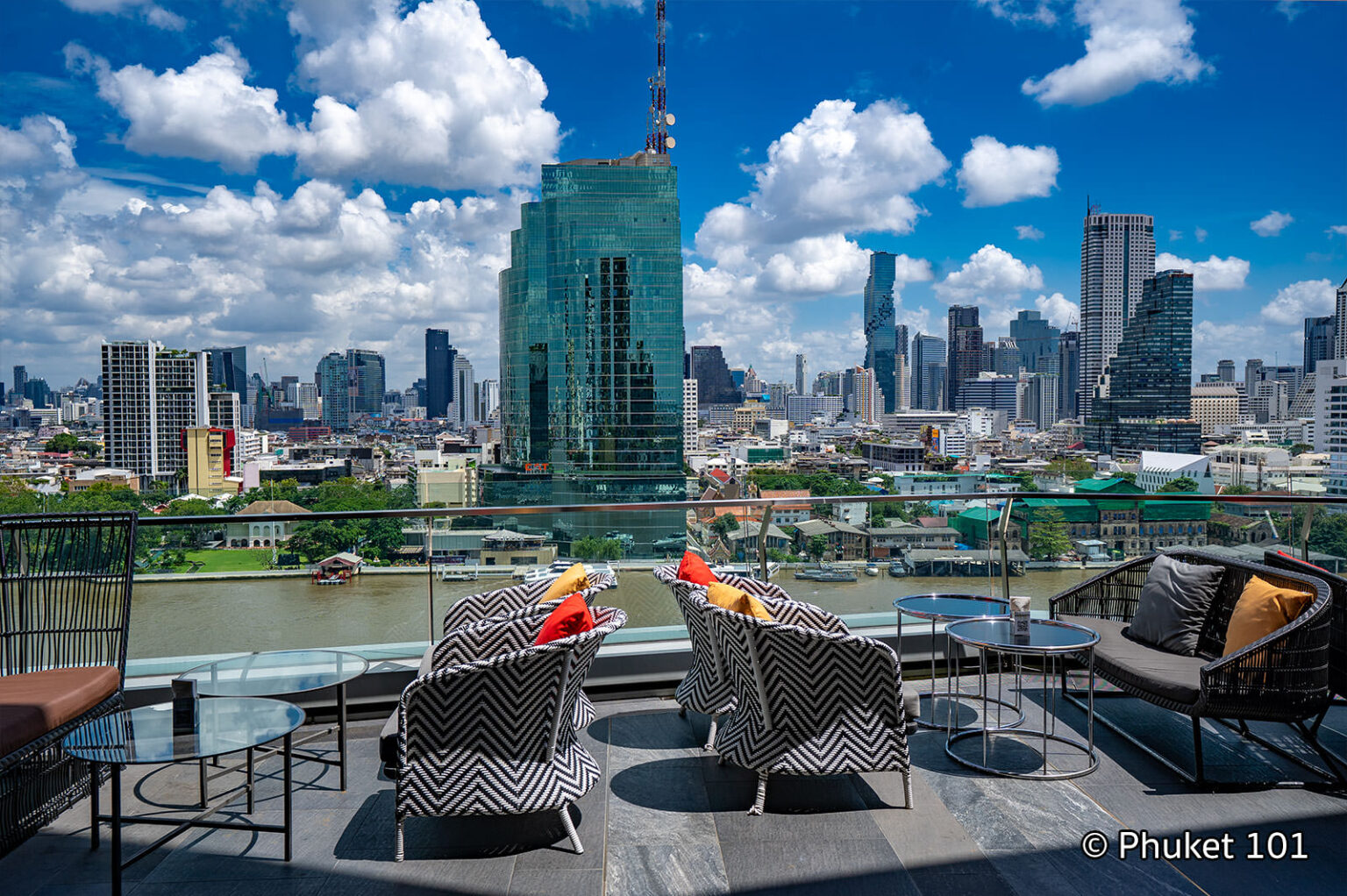 Tasana Nakorn Terrace - A Rooftop Restaurant At Iconsiam