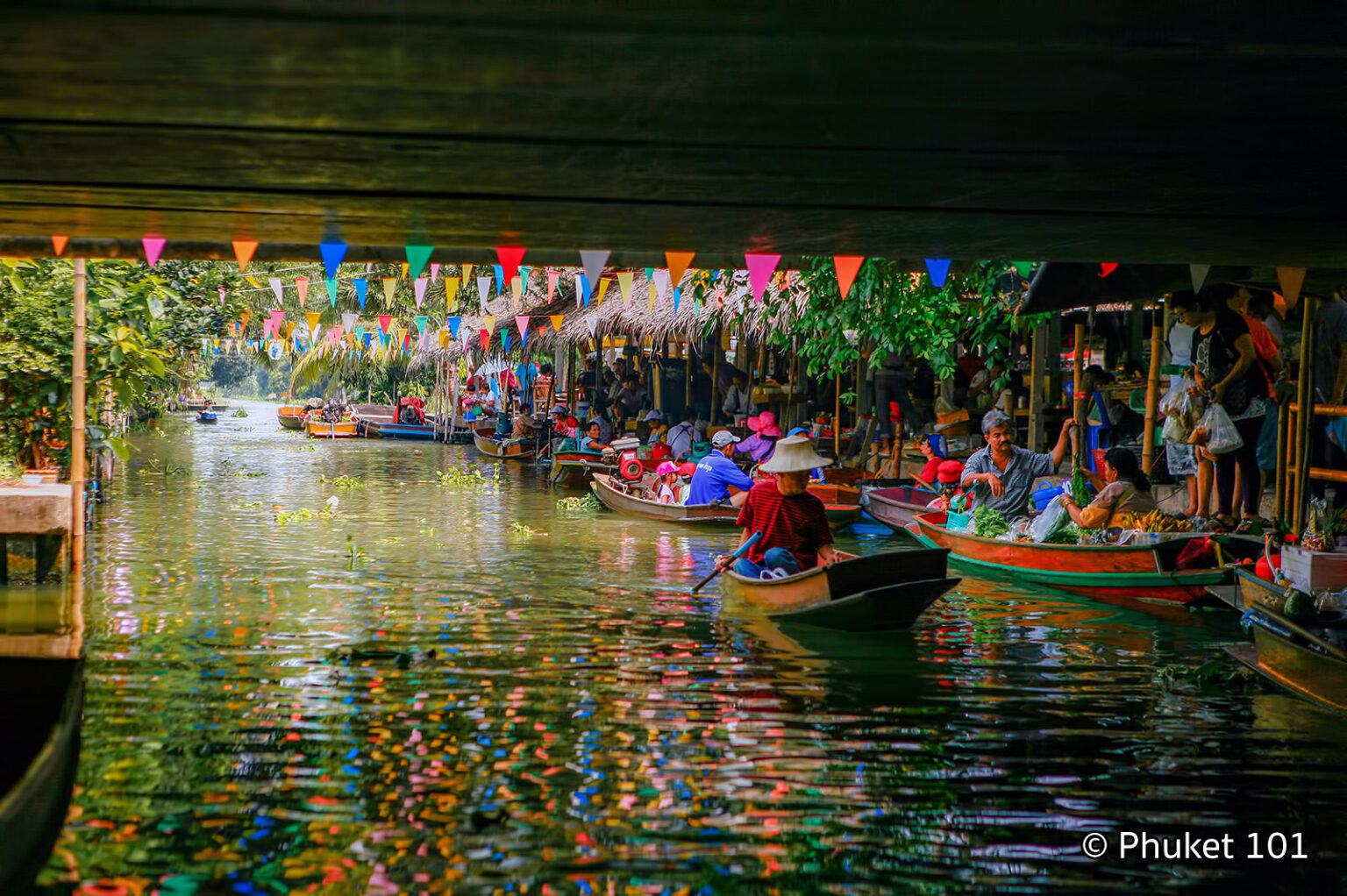 Khlong Lat Mayom Floating Market - A Local Gem Near Bangkok