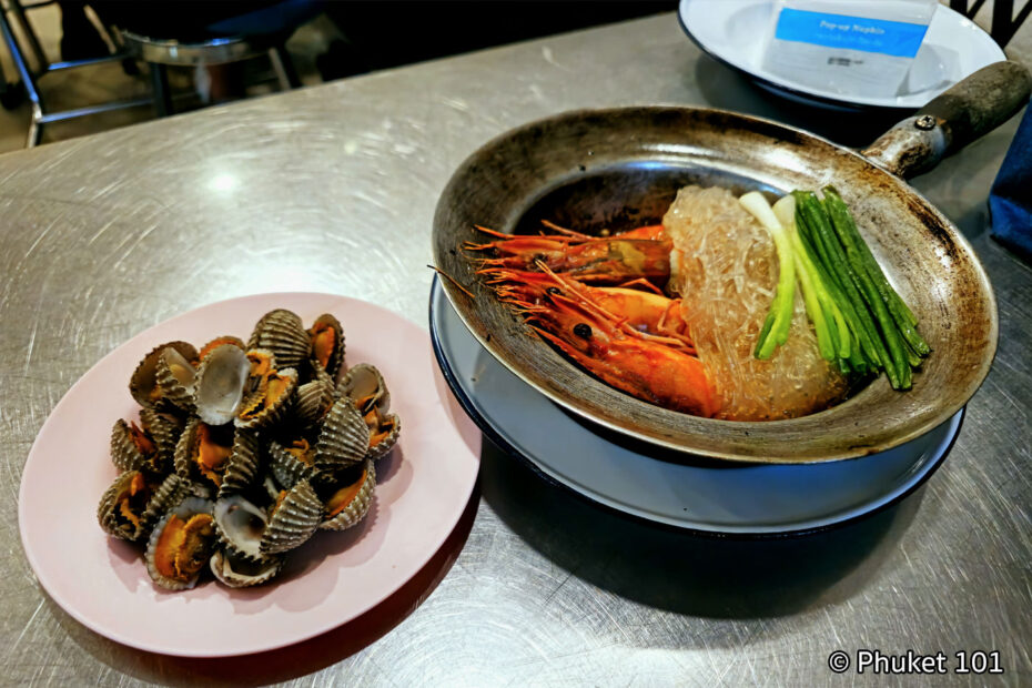 Somsak Pu Ob - Legendary Street Food In Thonburi