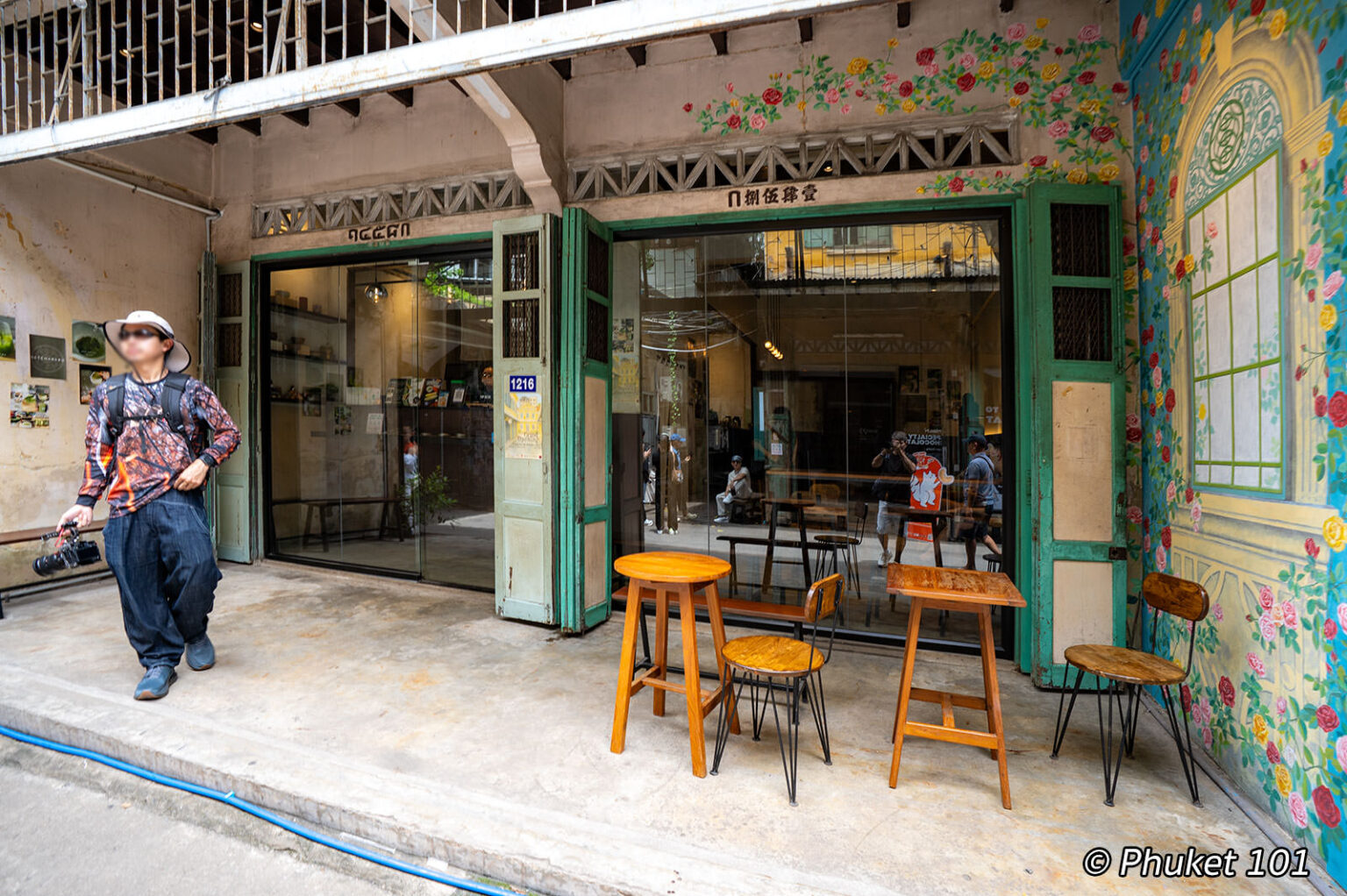 Song Wat Road - A Walking Guide