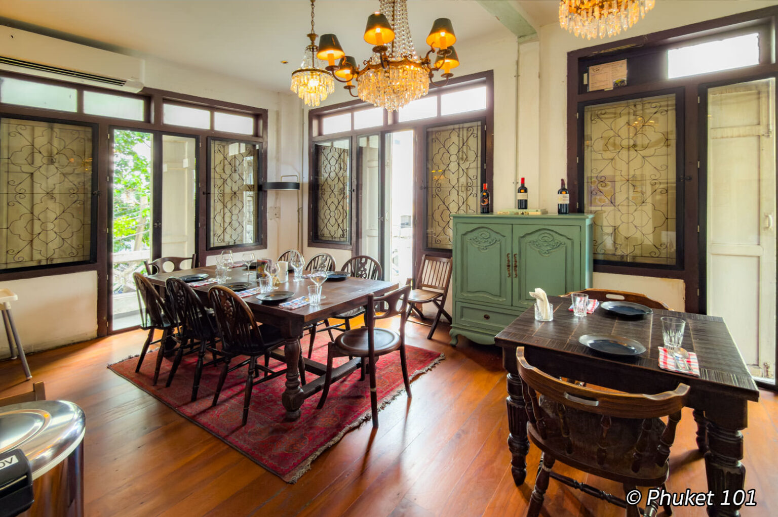 Song Wat Road - A Walking Guide